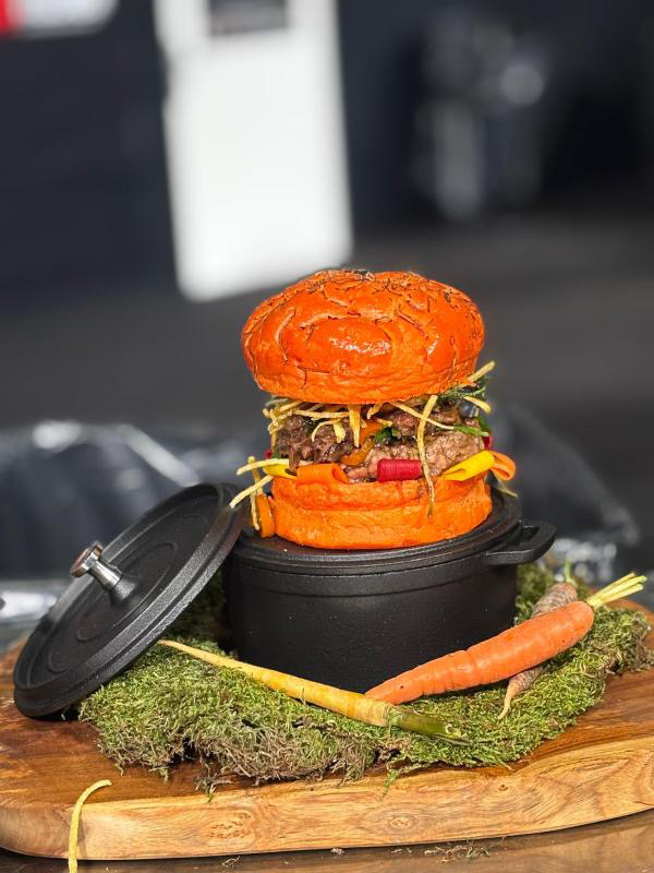 French Tamil Tanesh Thanaratnam wins Best Burger in Paris
